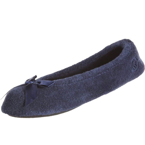 isotoner | Shoes | Isotoner Slippers Nwt | Poshmark